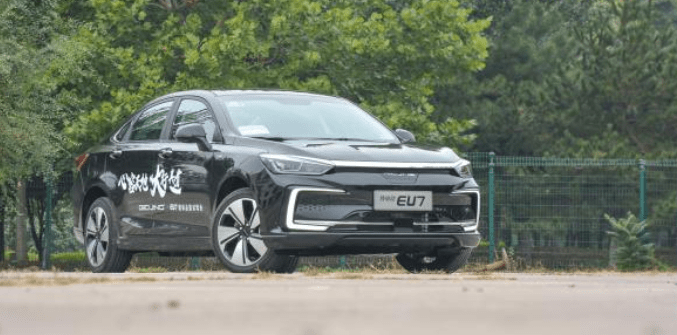 热销新能源汽车推荐：丰田iA5、比亚迪秦ev、BEIJING-EU7_搜狐汽车_搜狐网