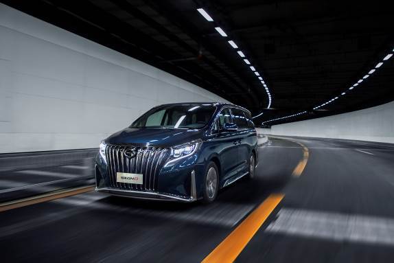 中国豪华商务MPV广汽造 传祺GM8大师版上市售23.98万起_搜狐汽车_搜狐网