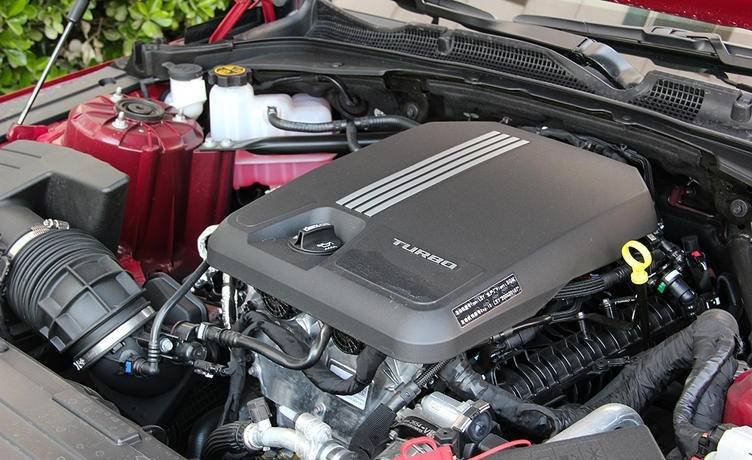 二线豪华车性价比更高，时尚造型更吸睛，搭配2.0T发动机爆237马力_搜狐汽车_搜狐网