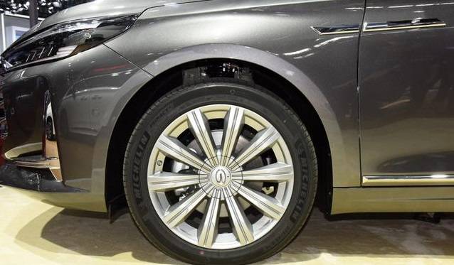 车长超5米，比a6l帅气，2.0t榨出252马力，关键还不贵_搜狐汽车_搜狐网