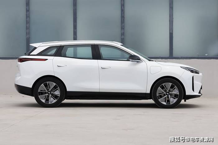 NEDC续航450km 奔腾E01将于8月12日开启预售_搜狐汽车_搜狐网