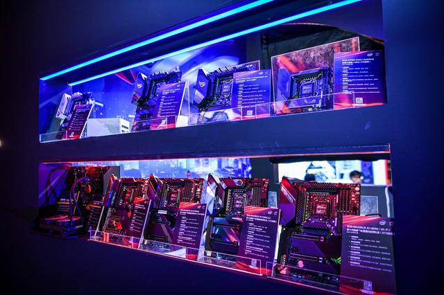 液氮超频 华硕主板BW2020高光时刻_搜狐汽车_搜狐网