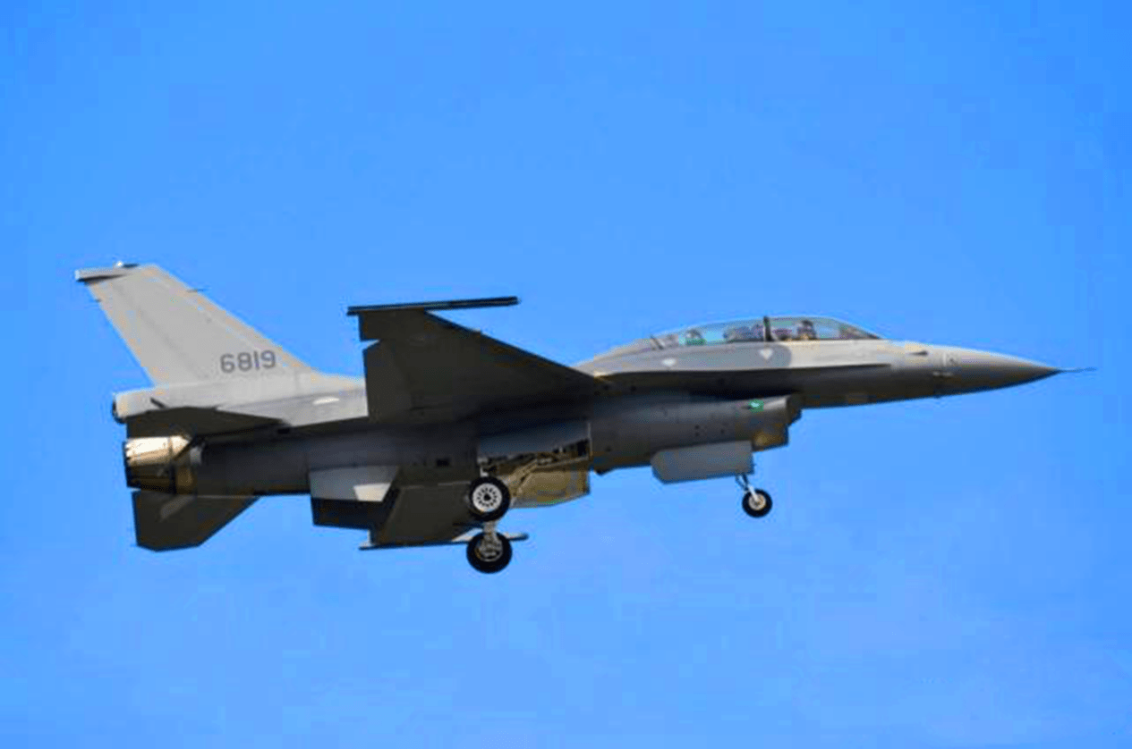台湾省的66架F16V花了600多亿美金，比F35都贵了很多_主力战机