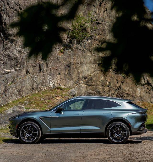 阿斯顿·马丁DBX到港237万起售惊艳超豪华SUV市场_搜狐汽车_搜狐网