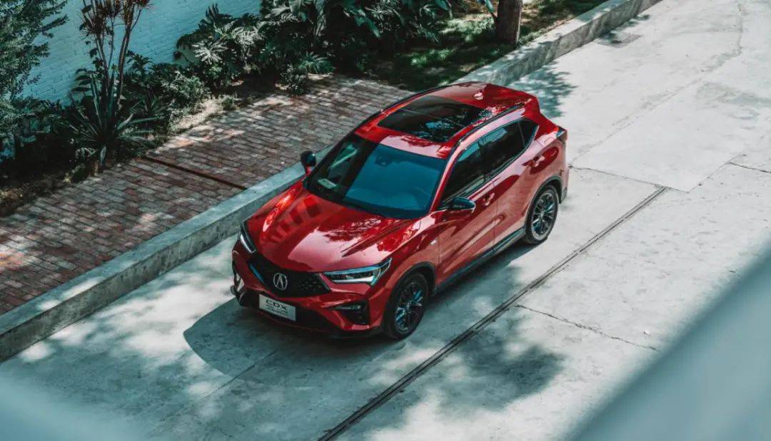 30万豪华紧凑型SUV怎么选？广汽讴歌NEW CDX对比凯迪拉克XT4！_搜狐汽车_搜狐网