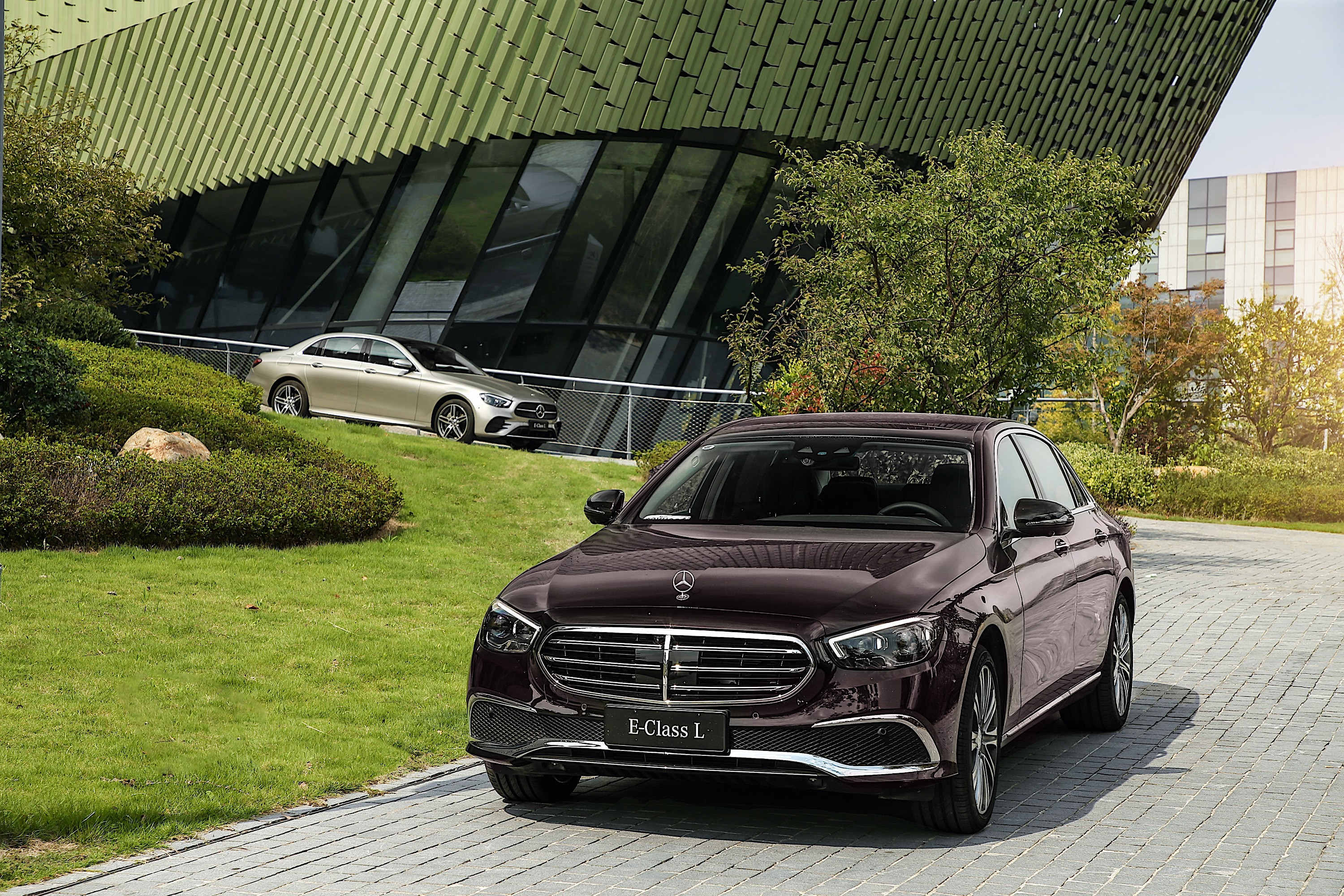 “双重性格”的行政级座驾，试驾新一代奔驰E300 L_搜狐汽车_搜狐网