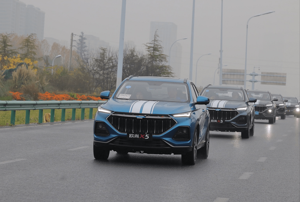 搭载全新蓝鲸NE1.5T，零百加速7.79秒，试驾长安欧尚X5_搜狐汽车_搜狐网