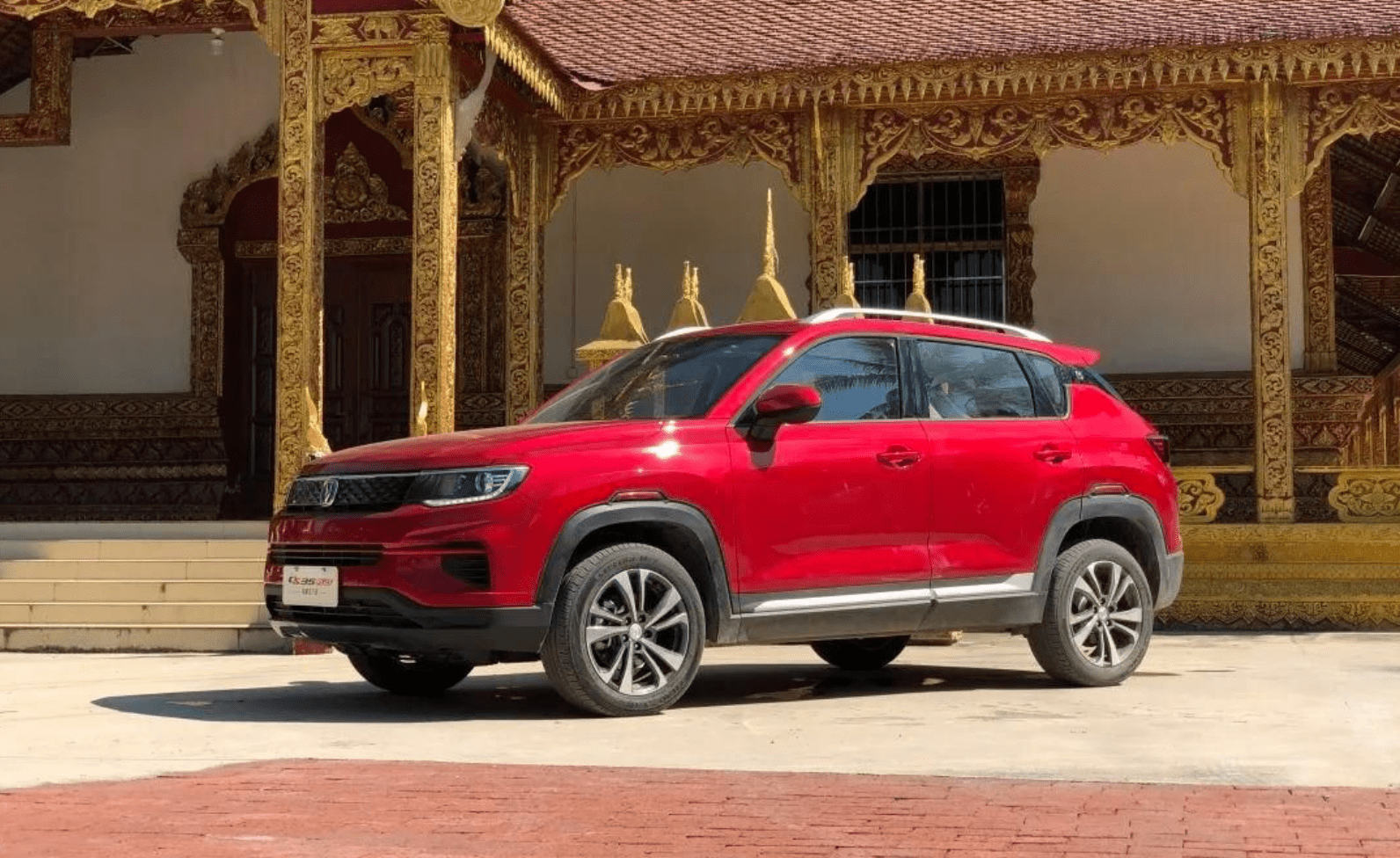 CS35PLUS荣耀百万版对比新宝骏RS-3：只凭真实力_搜狐汽车_搜狐网