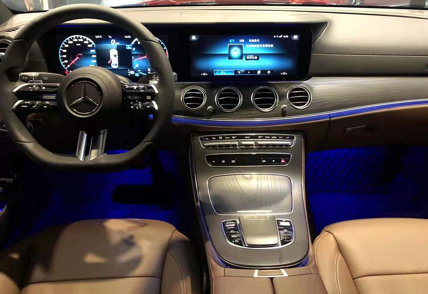 到店体验奔驰E级，内饰设计也太豪华了_搜狐汽车_搜狐网