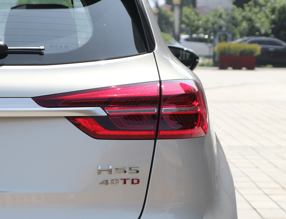 20万选红旗HS5真没错！2.0T匹配6AT不比奥迪Q5强？_搜狐汽车_搜狐网