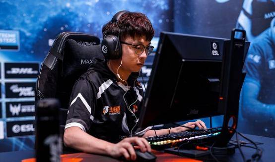 ESL：NAVI惨遭爆冷出局，Tyloo能否再次战胜VG_比赛