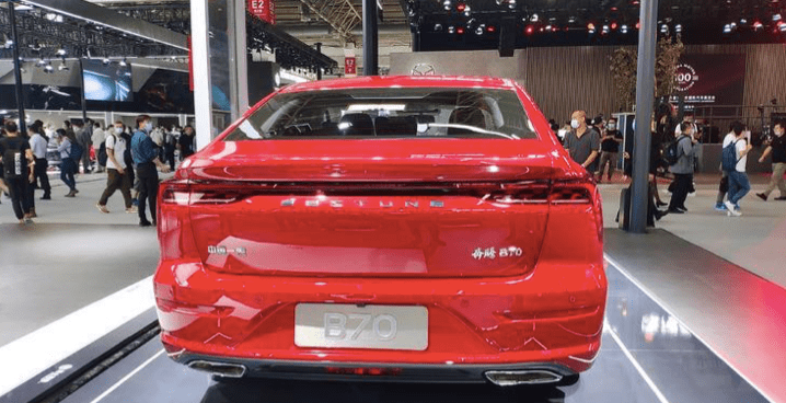 北京车展 | “新国民家轿”和“超感触控纯电SUV” 一汽奔腾展台有看点_搜狐汽车_搜狐网