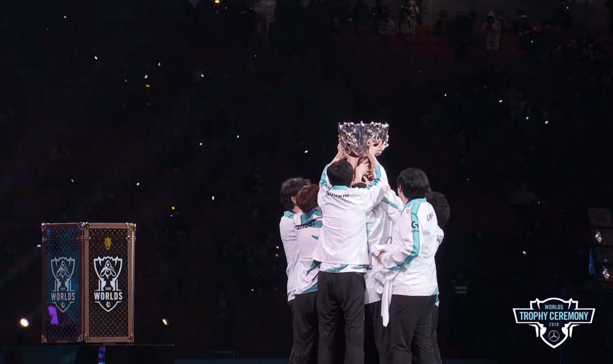 S10决赛落幕，DWG碾压SN夺冠后，LPL观众输不起了？_比赛