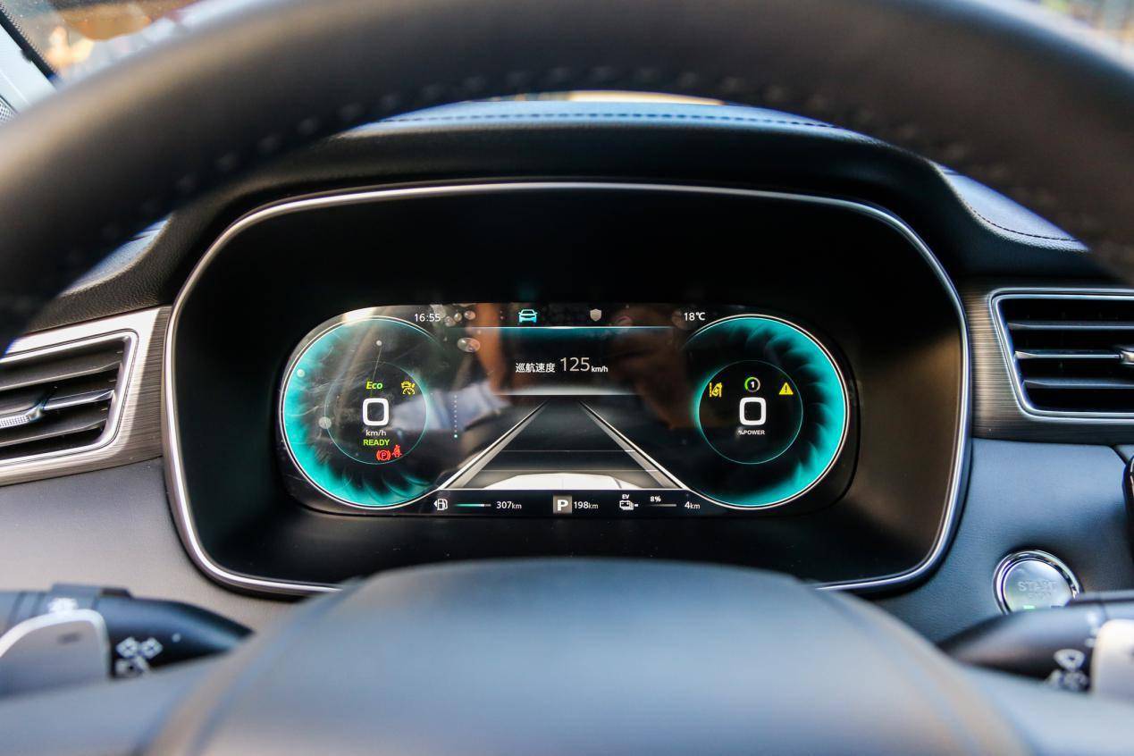 7.5s破百 高颜值加持高性能 试驾荣威RX5 ePLUS插电混动版_搜狐汽车_搜狐网