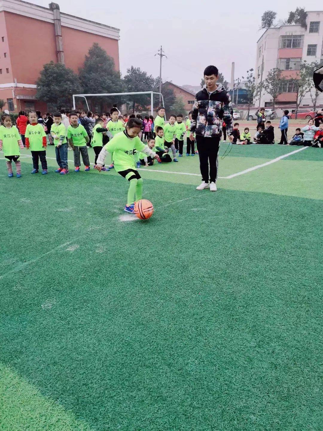 弘扬校园体育，拥抱健康生活——滨江小学系列体育活动集锦-搜狐大视野-搜狐新闻