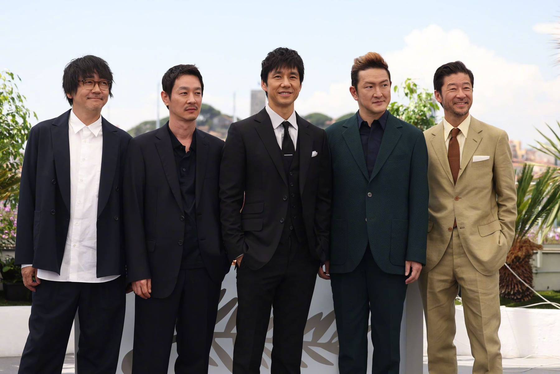 《首》戛纳photocall 北野武亮相“黑帮”气质拉满 搜狐大视野 搜狐新闻