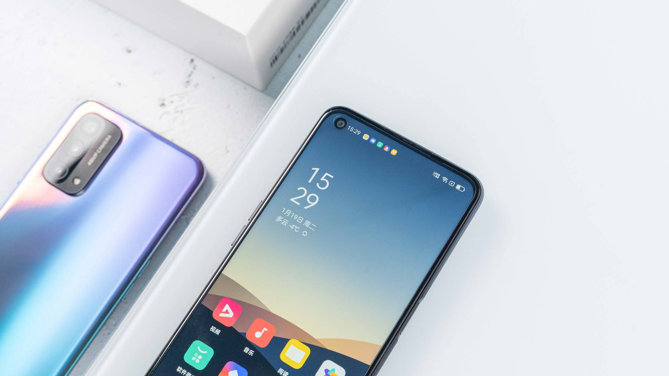 OPPO A93真机图赏：硬核实力 轻薄全能-搜狐大视野-搜狐新闻