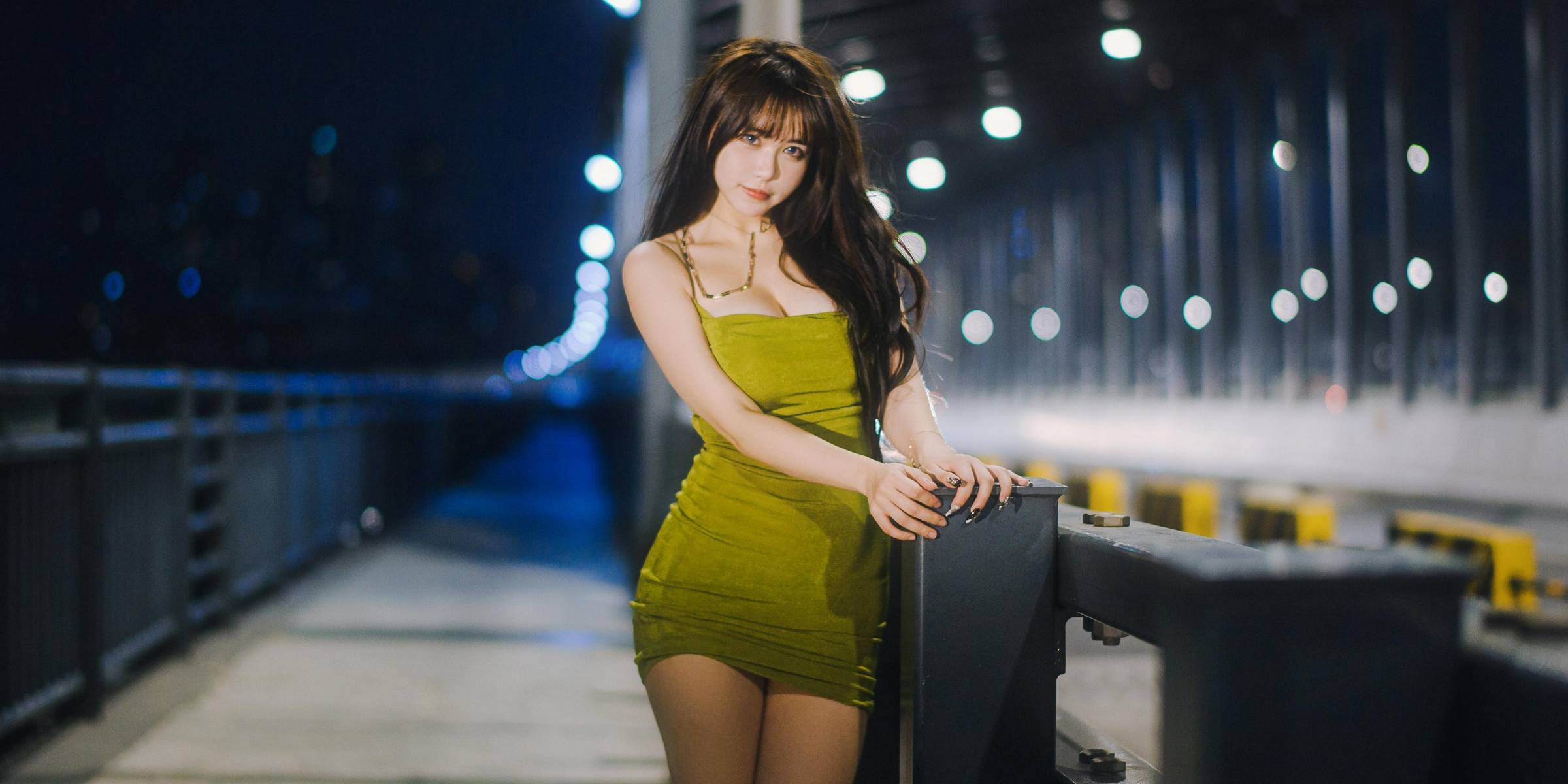 Tina很妖孽呀 COS写真 绿色连衣裙-搜狐大视野-搜狐新闻