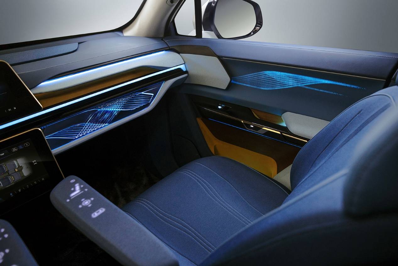 延锋发布XiM21智能座舱：前瞻技术可在五年内落地-搜狐大视野-搜狐新闻