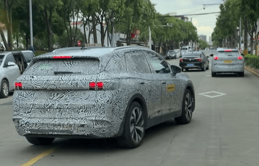 实拍！大众要推加长版ID.4？ 两款ID.4伪装车上海现身！_搜狐汽车_搜狐网