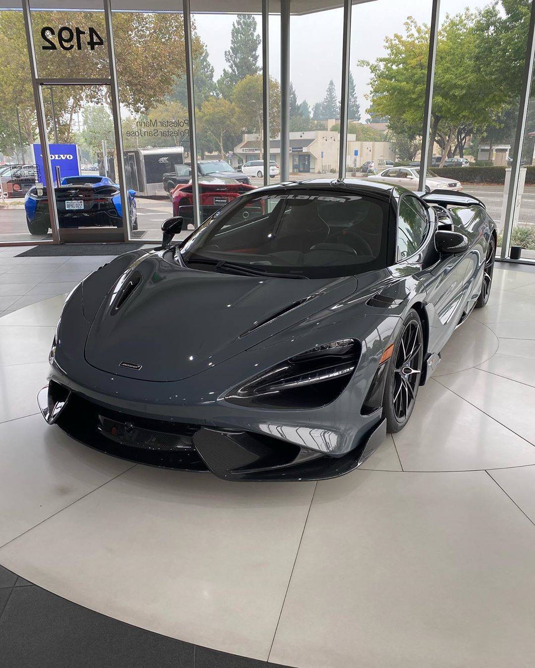 2020款迈凯伦765LT，让法拉利488 Pista无地自容_搜狐汽车_搜狐网