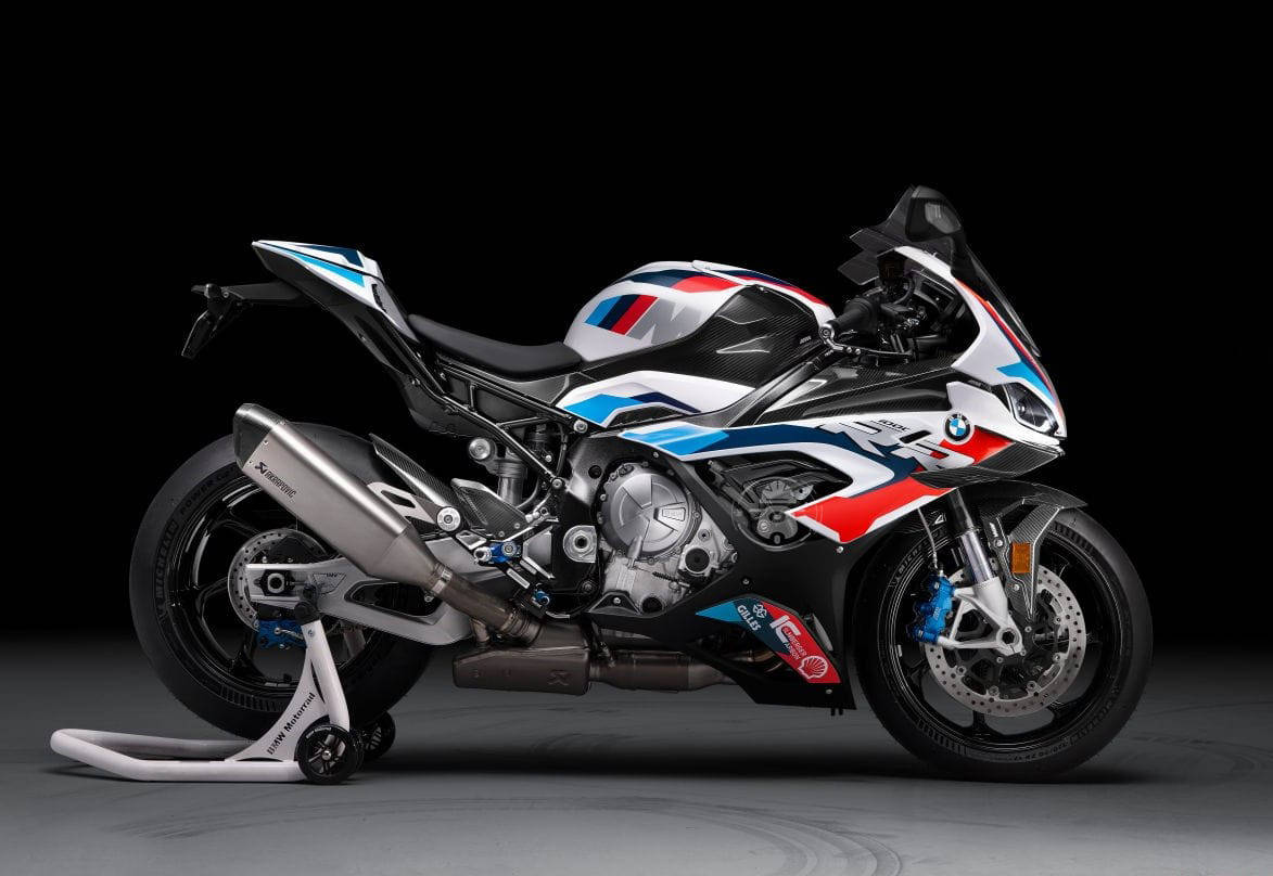 宝马M1000RR正式发布 拥有212匹马力 配备定风翼_搜狐汽车_搜狐网