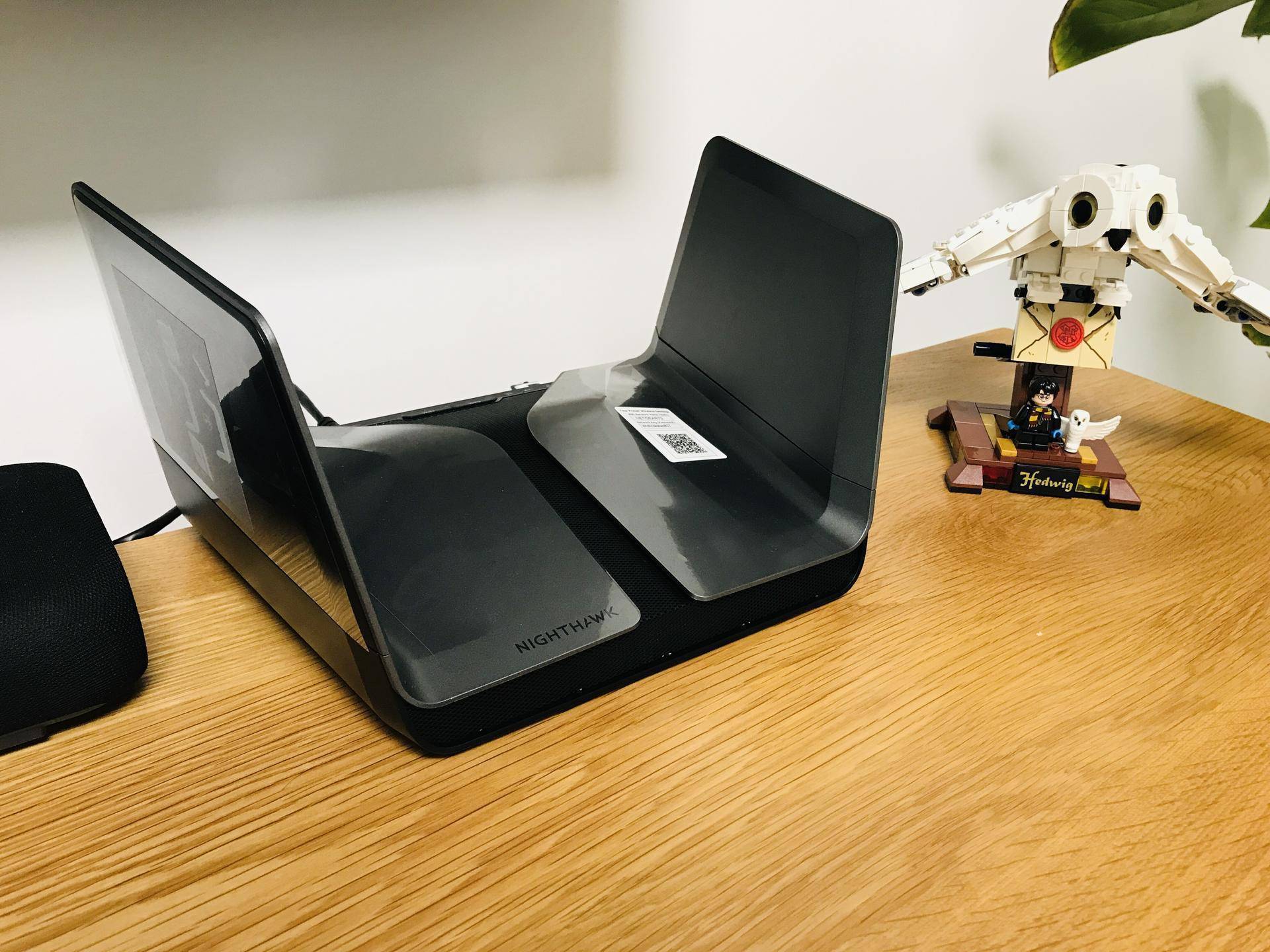 无人机造型，科技感爆棚，性能不俗——网件NightHawk RAX80 Wifi6路由器体验_wifi