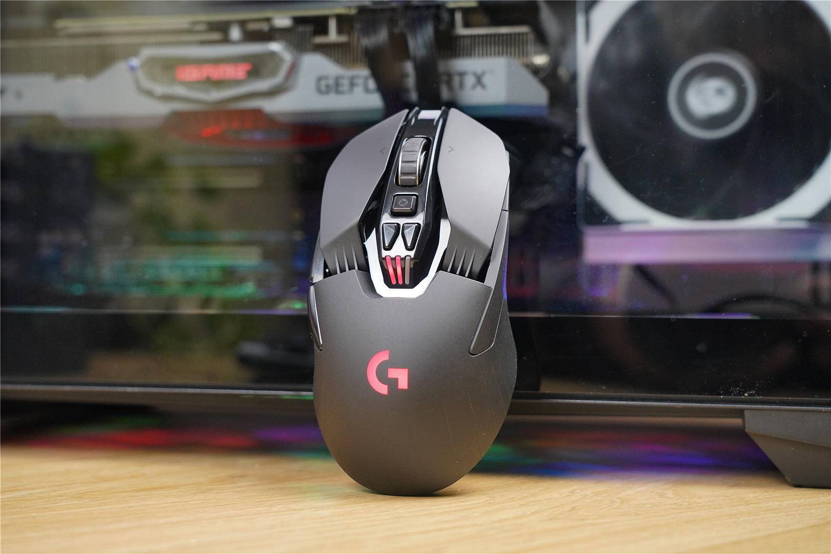 英雄联盟S10联赛DWG战队夺冠，最大赢家竟然是他，知道是谁吗_罗技