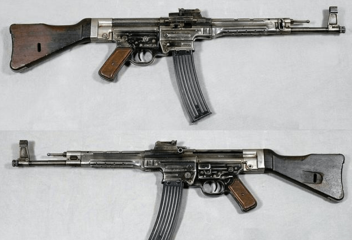 MP43步枪的坎坷历程，消失两年再次回归，一举成为“明星武器”_Stg