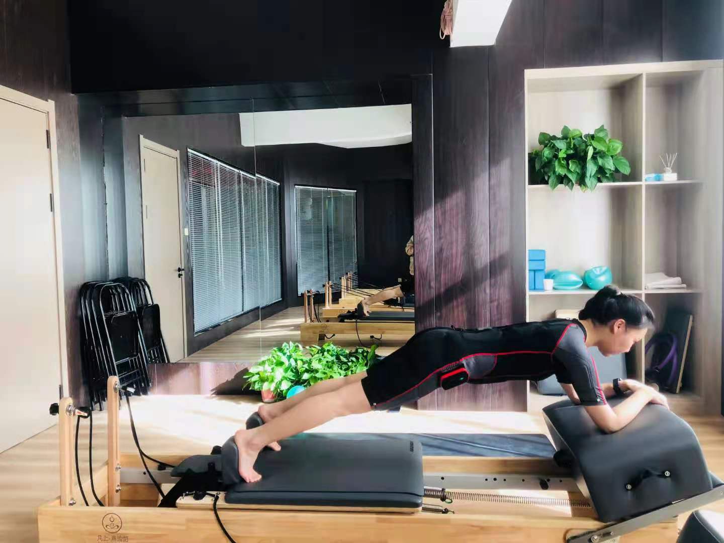 YDSTRONG智能穿戴EMS黑科技-搜狐大视野-搜狐新闻