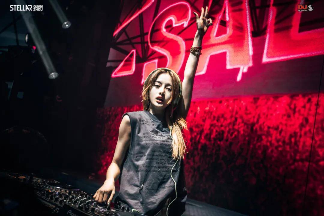 李莎丽 她诠释了什么是真正的GIRLS POWER！-搜狐大视野-搜狐新闻