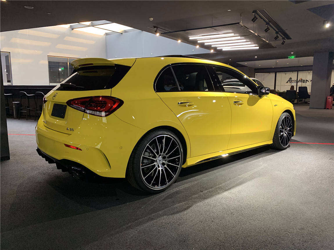 奔驰 A35 AMG 炽夏黄黑内 最新款-搜狐大视野-搜狐新闻