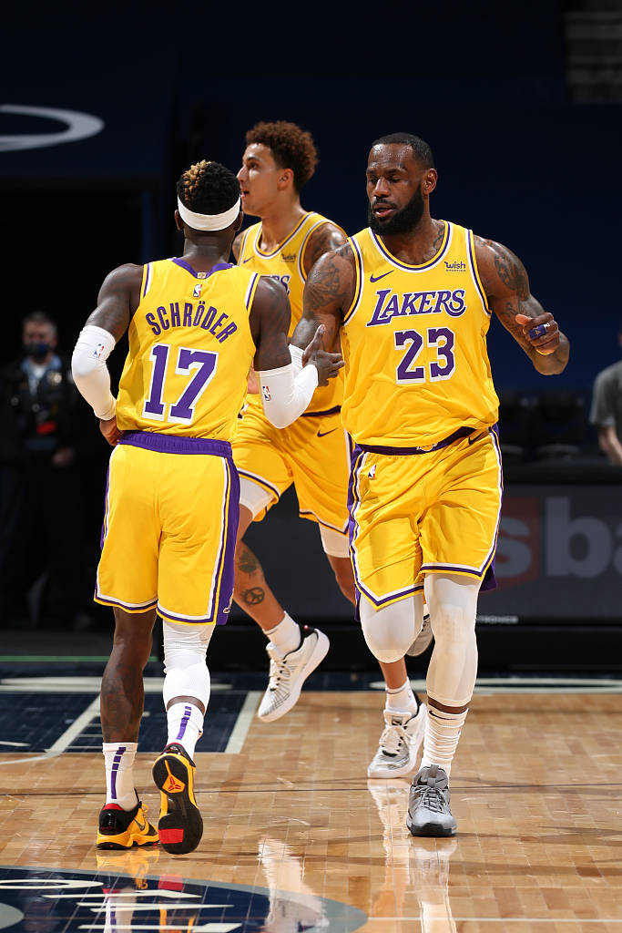 詹姆斯30分13篮板，NBA卫冕冠军湖人112-104森林狼-搜狐大视野-搜狐新闻