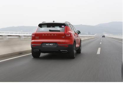 除了价格优势还有什么，凯迪拉克XT4对比沃尔沃XC40，谁更好？_搜狐汽车_搜狐网