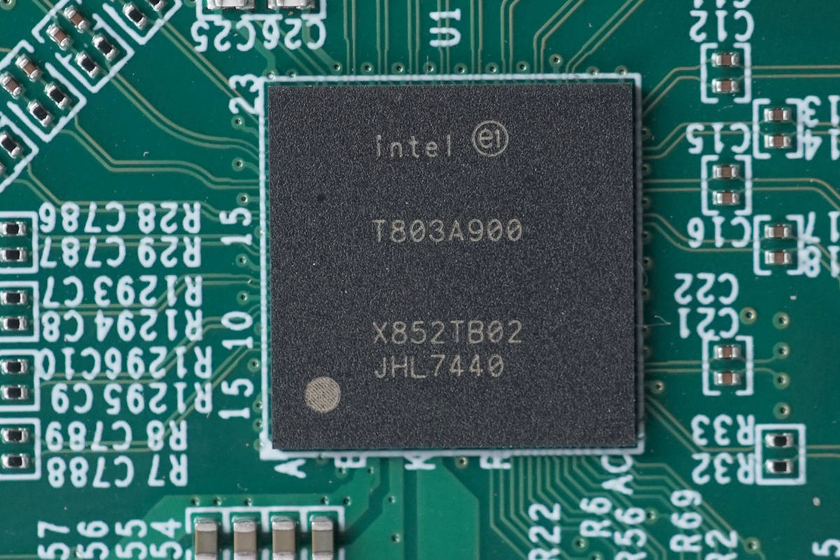 希捷5A2C七口多功能硬盘拓展坞拆解，内置英特尔JHL7440雷电控制器_接口