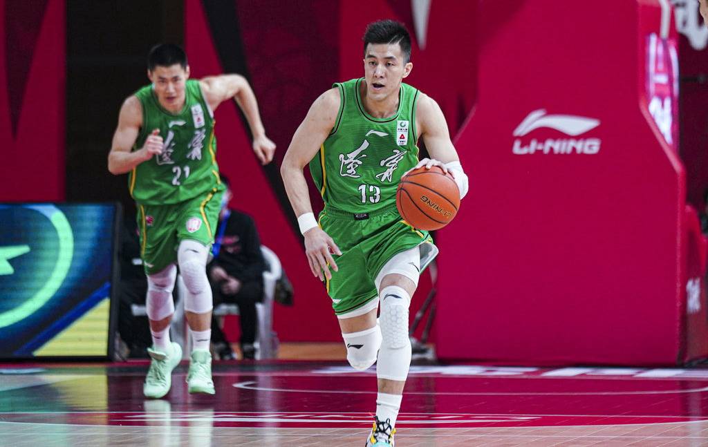 郭艾伦18分，赵继伟17分，CBA辽篮半场73比54福建-搜狐大视野-搜狐新闻