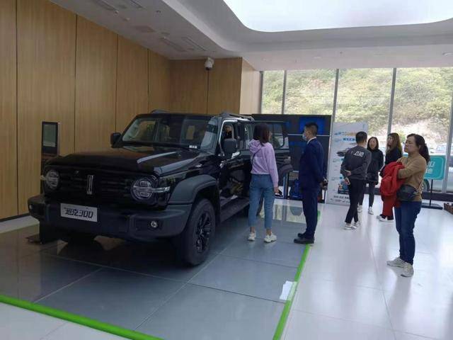 探店 | 带你打卡超火的WEY 4S店，深度了解网红车坦克300_搜狐汽车_搜狐网