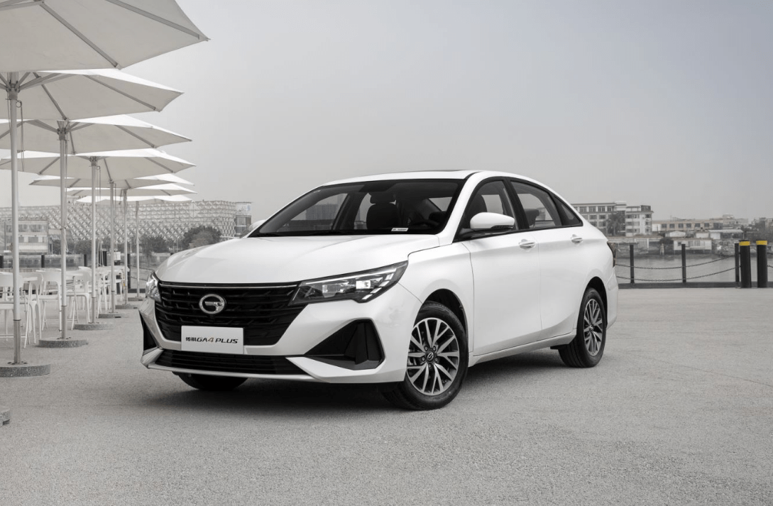 试驾传祺GA4 PLUS：既省油又省心，适合家用_搜狐汽车_搜狐网