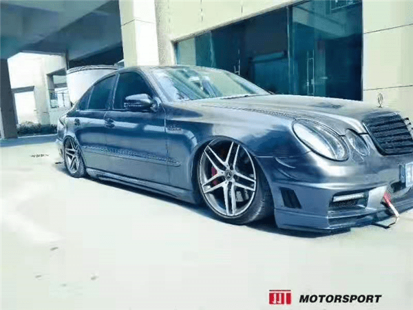 奔驰W211改装气囊悬挂AIRBFT气动避震施工现场李洋讲解_搜狐汽车_搜狐网