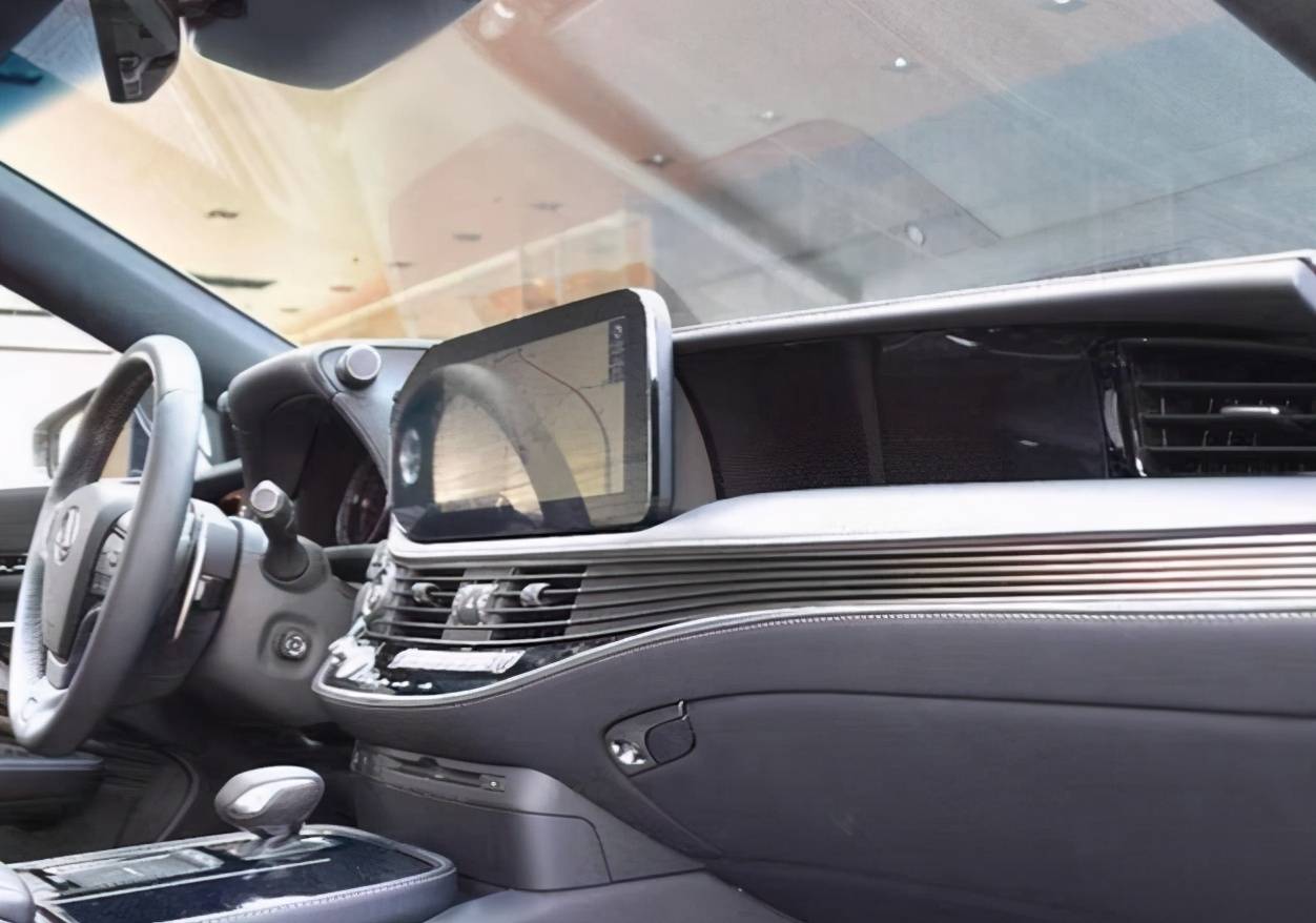 新款雷克萨斯LS实拍，豪华媲美奔驰S级，3.5T引擎+10AT，真霸气_搜狐汽车_搜狐网