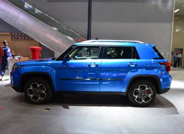 全新北汽BJ30实拍，预售10万，1.5T+6AT，感觉比哈弗H6帅气！_搜狐汽车_搜狐网