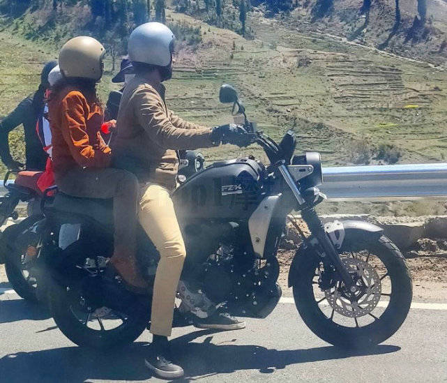 雅马哈FZX150实车首次曝光 基于飞致打造的入门级复古摩托_搜狐汽车_搜狐网