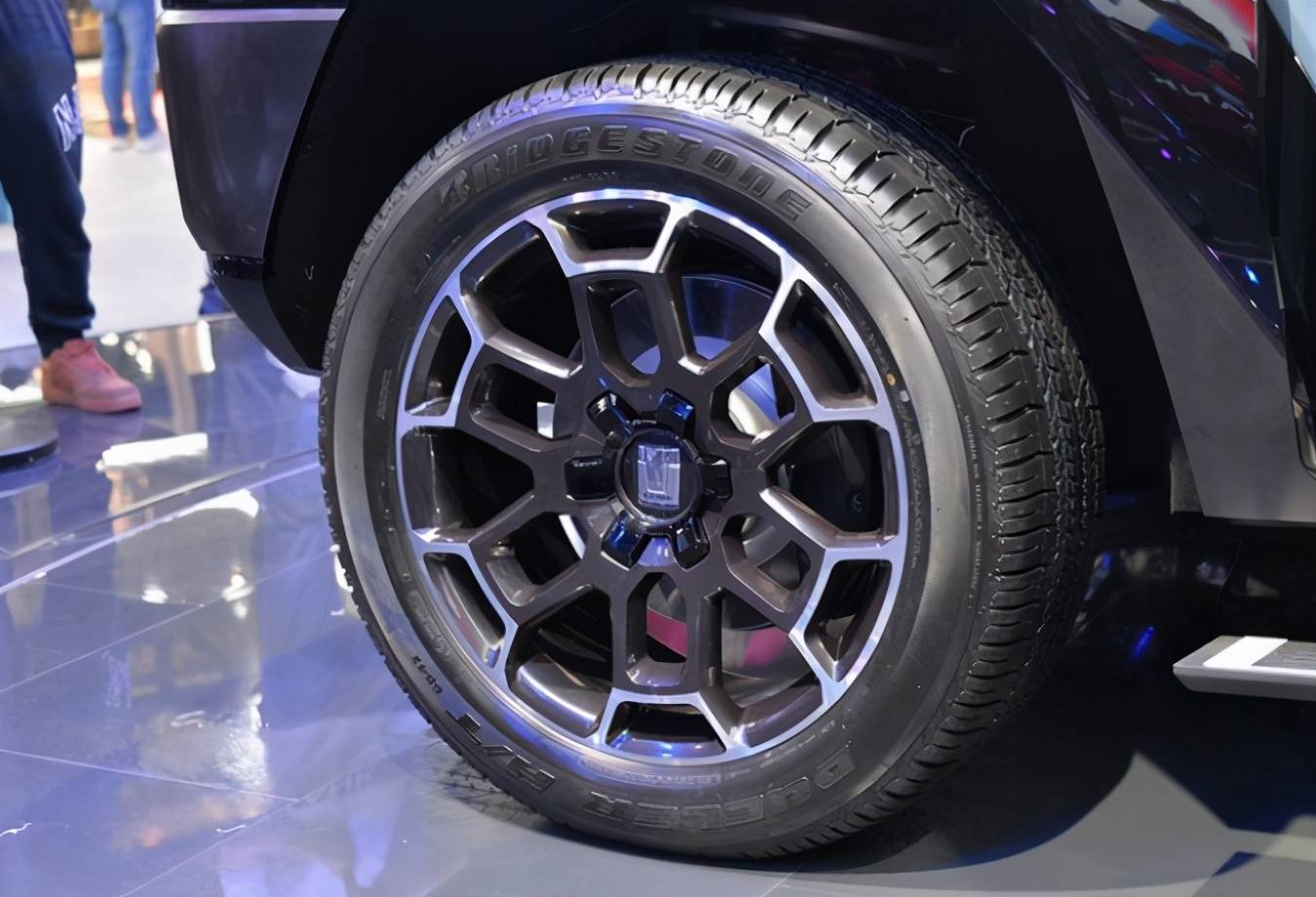 3.0T+9AT，一股子“铜臭味儿”的坦克700，35万能搞定？_搜狐汽车_搜狐网