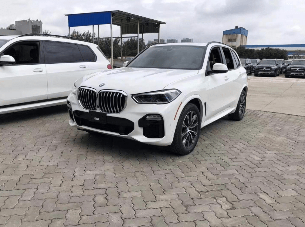 要豪华要安全，奥迪Q5L宝马X5 和奔驰GLC，谁更适合高阶有娃家庭？_搜狐汽车_搜狐网