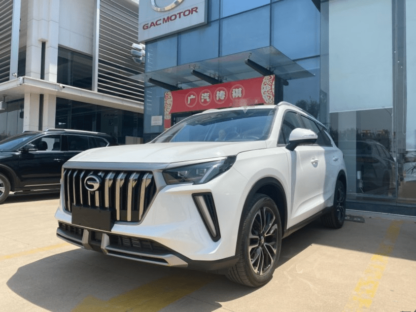 搭国产最强2.0T！传祺GS4 Plus实拍，全系爱信6AT，预售13.5万起_搜狐汽车_搜狐网