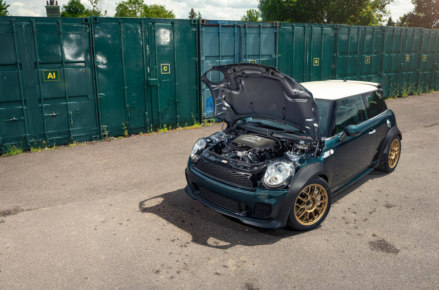 R56的车体，搭载S65引擎，英国小厂打造MINI V8改装版_搜狐汽车_搜狐网