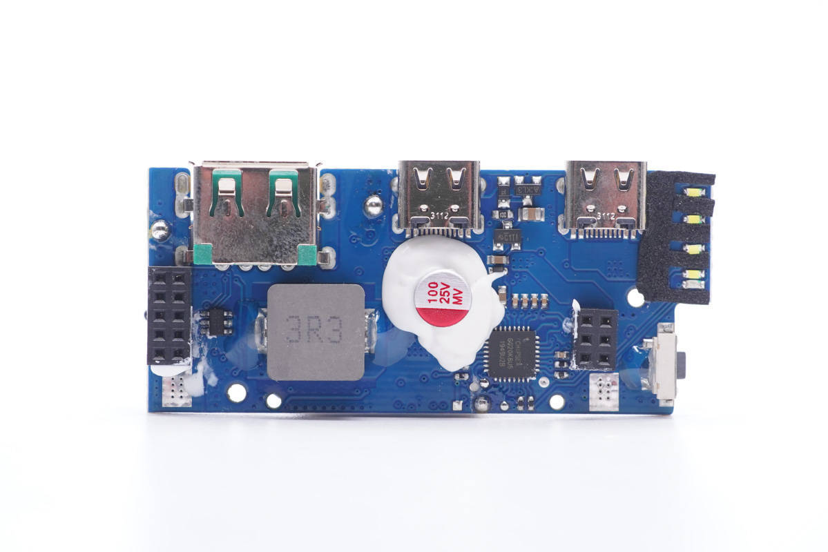 采用南芯SC8905升降压方案，绿联20000mAh 45W快充移动电源拆解_保护