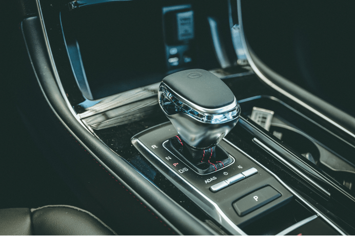 向前辈挑战，传祺GS4 PLUS与长安CS75PLUS，谁是同级最强PLUS？_搜狐汽车_搜狐网