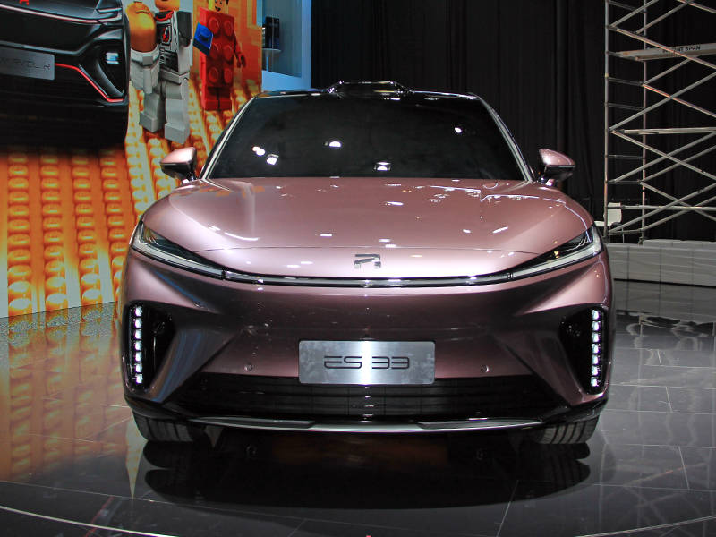 2021成都车展 定位中大型SUV R汽车ES33量产版实拍_搜狐汽车_搜狐网
