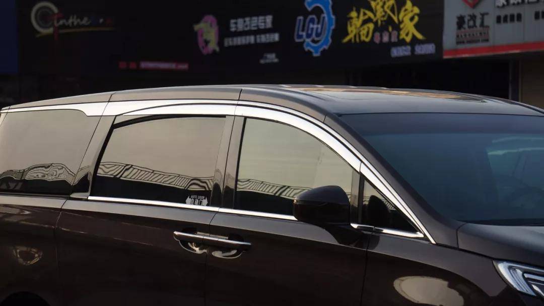 别克·GL8653T2020款搭配六片装奥克福铂金电镀雨挡_搜狐汽车_搜狐网